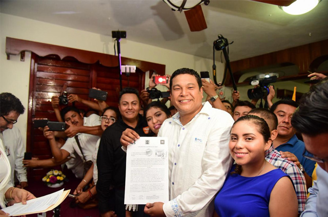 Fernando “El Chino” Zelaya se registra como candidato a la presidencia ...
