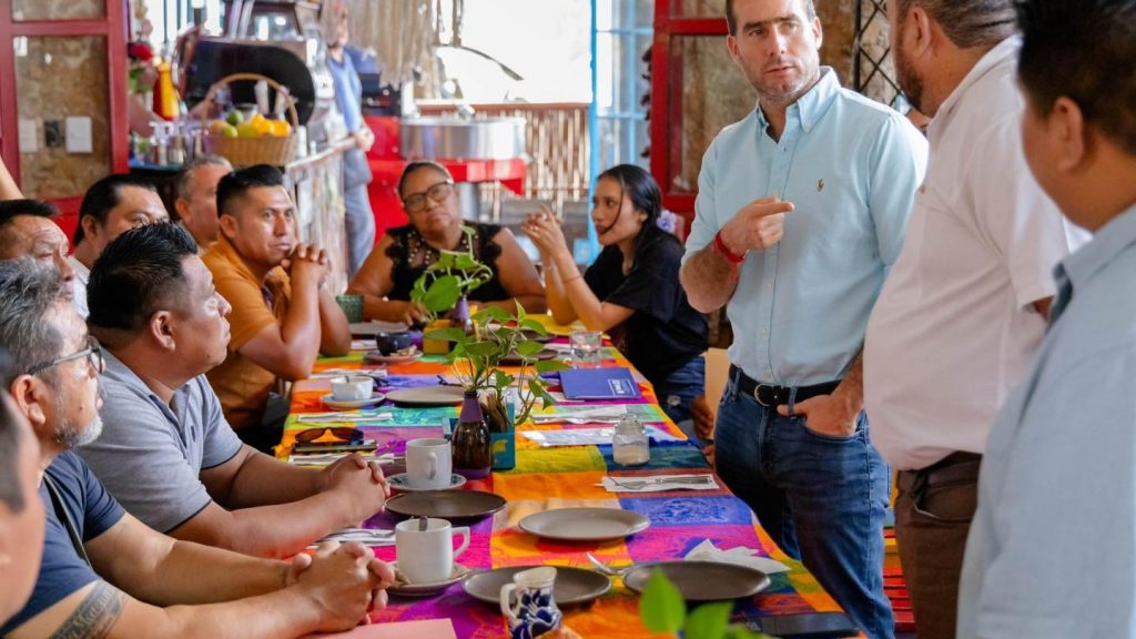 Diego Castañón fortalece diálogo directo con comunidades de Tulum