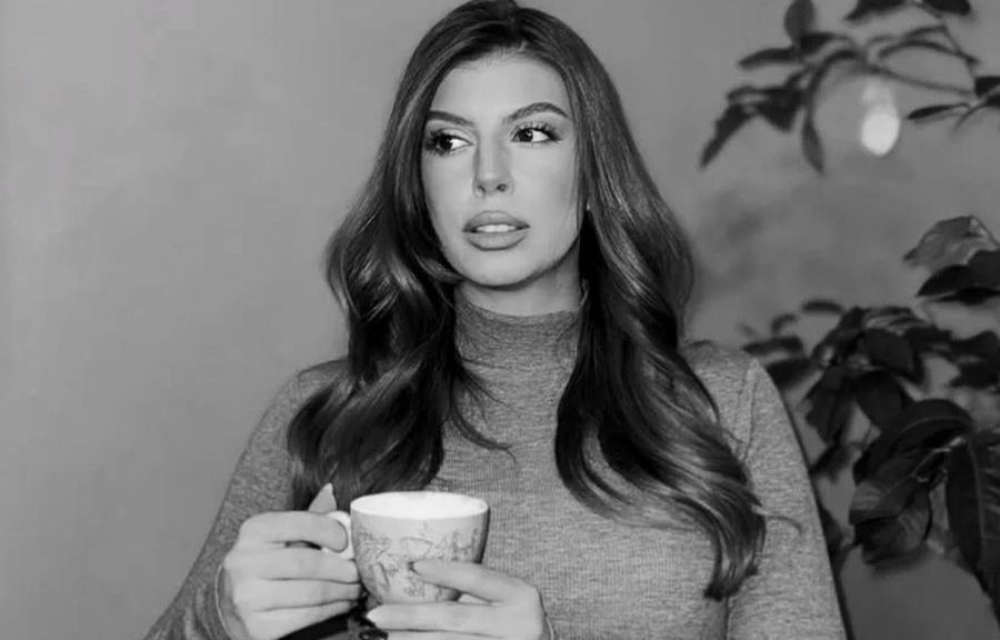 Muere la influencer Adna a dos días después de su boda