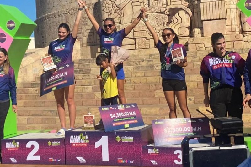 Rosa Cruz Urbina arrasa en los 10 km del Maratón de Mérida 2026